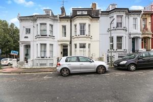 York Villas, Brighton, BN1 3TS 2 bed apartment - £1,400 pcm (£323 pw)