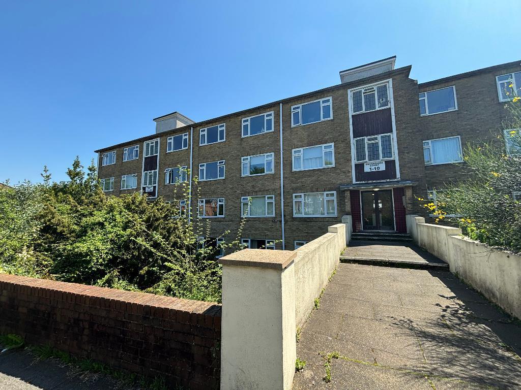 The Drive, Hove, BN3 6GT 2 bed apartment - £1,475 pcm (£340 pw)