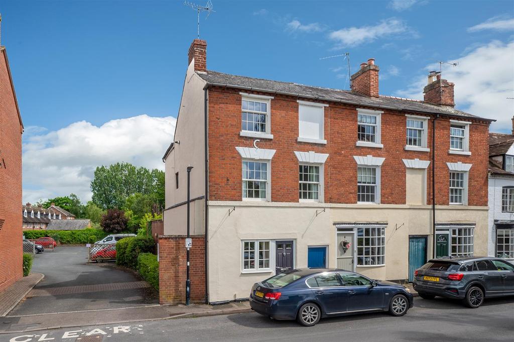 Bleachfield Street, Alcester B49 4 bed townhouse - £380,000