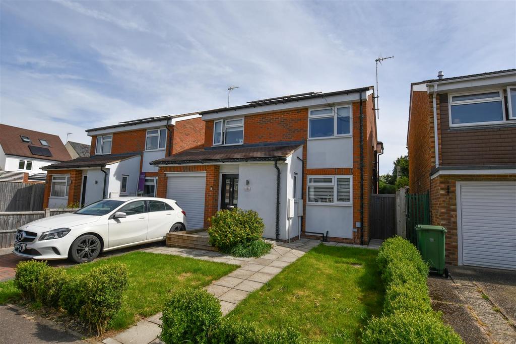 Chantry Lane, London Colney, St. Albans 4 bed detached house - £625,000