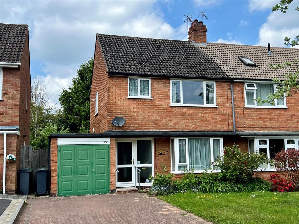Featherstone Crescent, Shirley, Solihull 3 bed semi-detached house - £ ...
