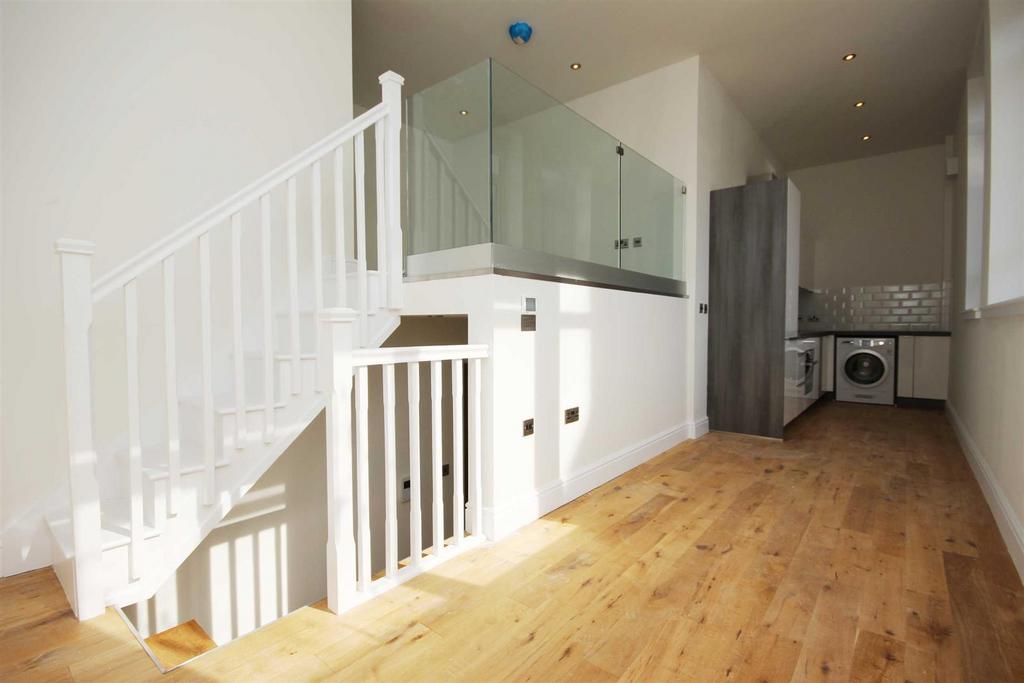 Quant Building, 6-10 Church Hill... 1 bed flat - £1,350 pcm (£312 pw)