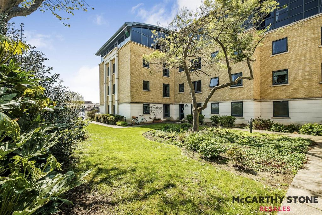 Amelia Court, Union Place, Worthing 1 bed apartment for sale - £200,000