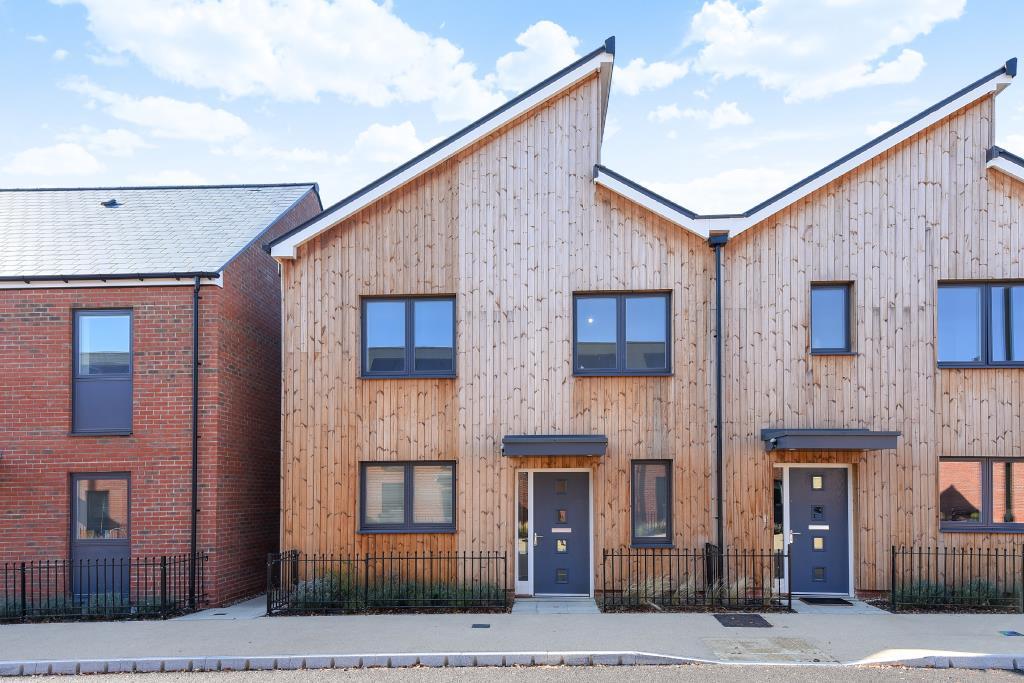 Elmsbrook, Bicester, Oxfordshire, ... 3 bed semi-detached house - £375,000