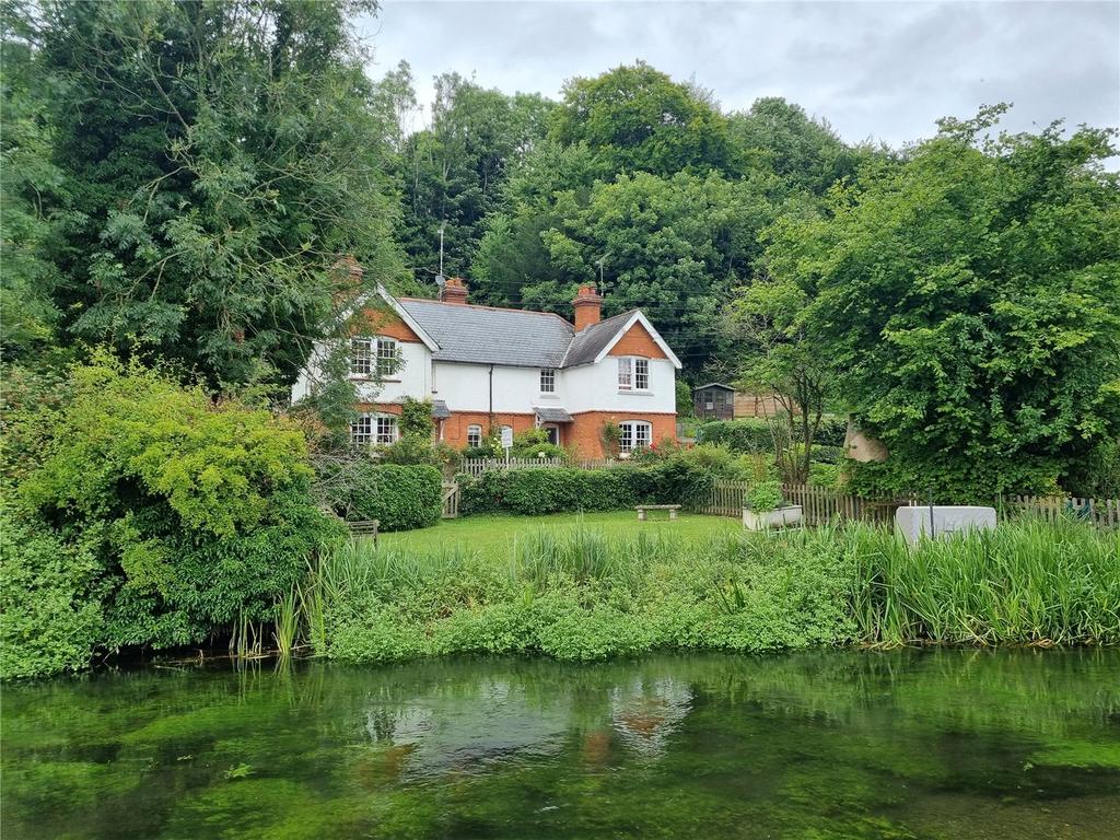 Wherwell, Andover, Hampshire, SP11 4 bed semi-detached house for sale ...