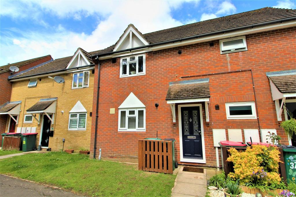 Jackson Road, Crawley, West Sussex.... 1 bed ground floor maisonette ...