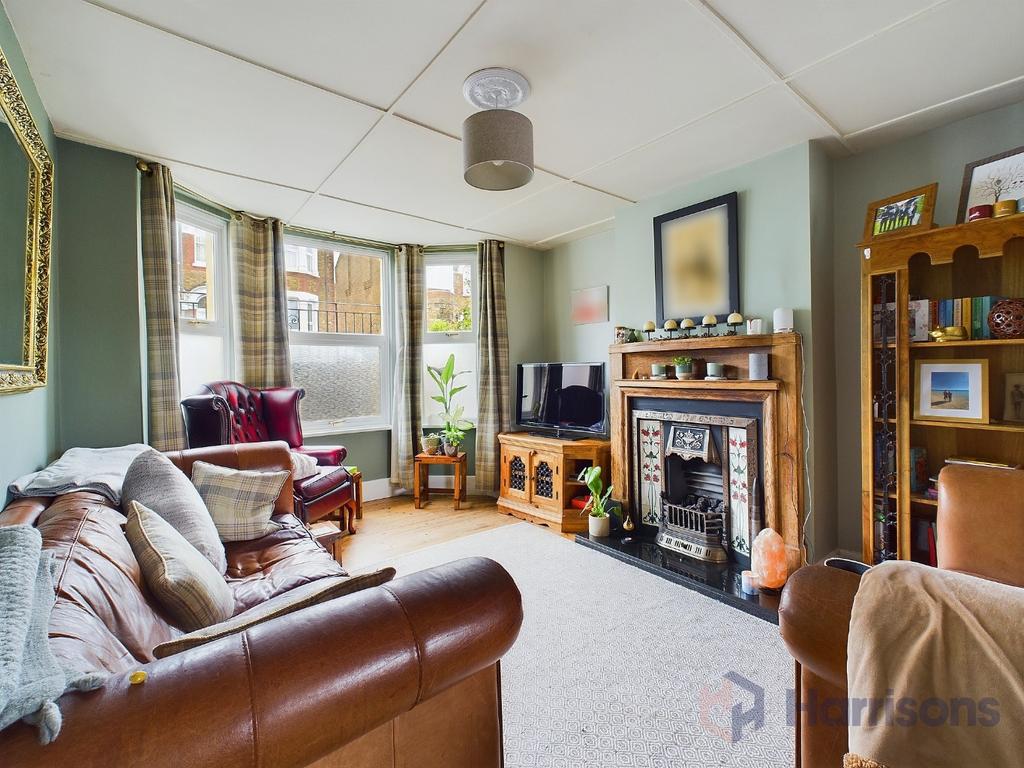 Park Road, Sittingbourne, Kent, ME10 1DY 4 bed end of terrace house - £ ...