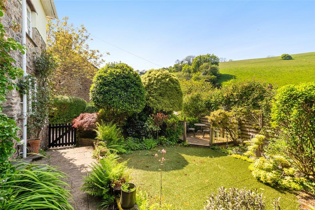 Tuckenhay, Totnes, Devon, TQ9 3 bed end of terrace house - £470,000