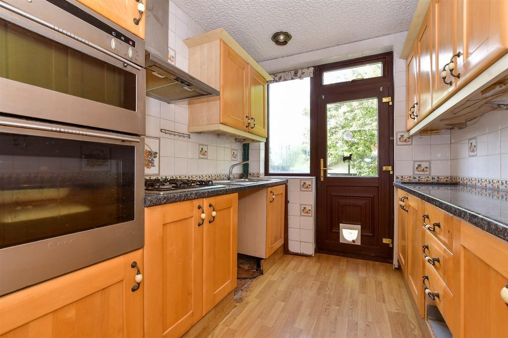 Angel Hill, Sutton, Surrey 3 bed semi-detached house - £400,000