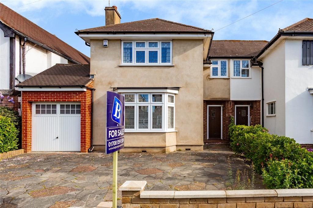 Springfield Gardens, Upminster, RM14 4 bed semi-detached house - £850,000