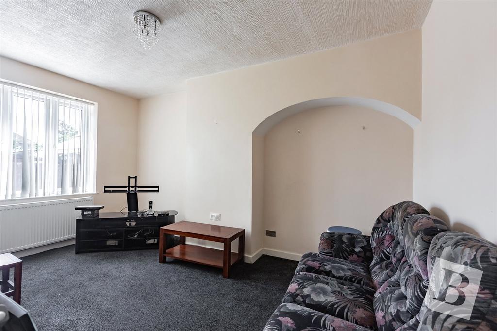 Valence Avenue Dagenham Rm8 3 Bed Terraced House For Sale £425 000