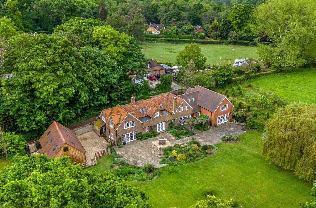 Cowesfield, Whiteparish, Salisbury... 7 bed detached house - £1,650,000