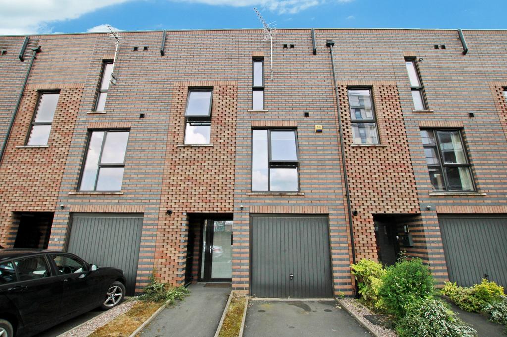 Navigation Street, Manchester, M4 3 bed townhouse - £1,800 pcm (£415 pw)