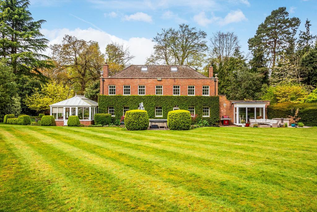 Hascombe Road, Munstead, Nr... 4 bed detached house - £2,000,000