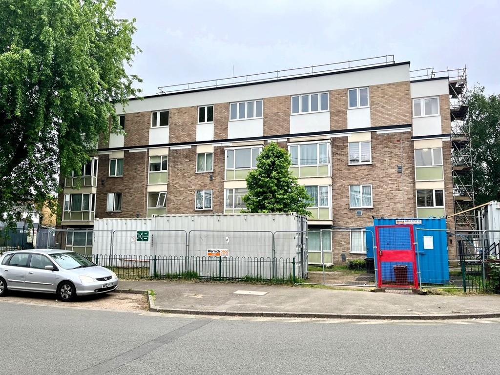 Bethany Waye, Feltham 2 bed apartment - £265,000