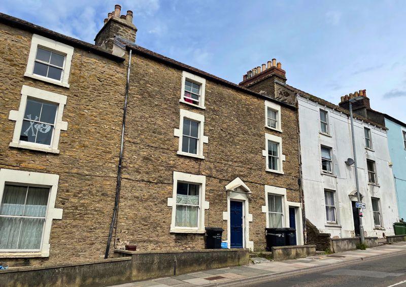 North Parade Frome 2 bed flat - £650 pcm (£150 pw)