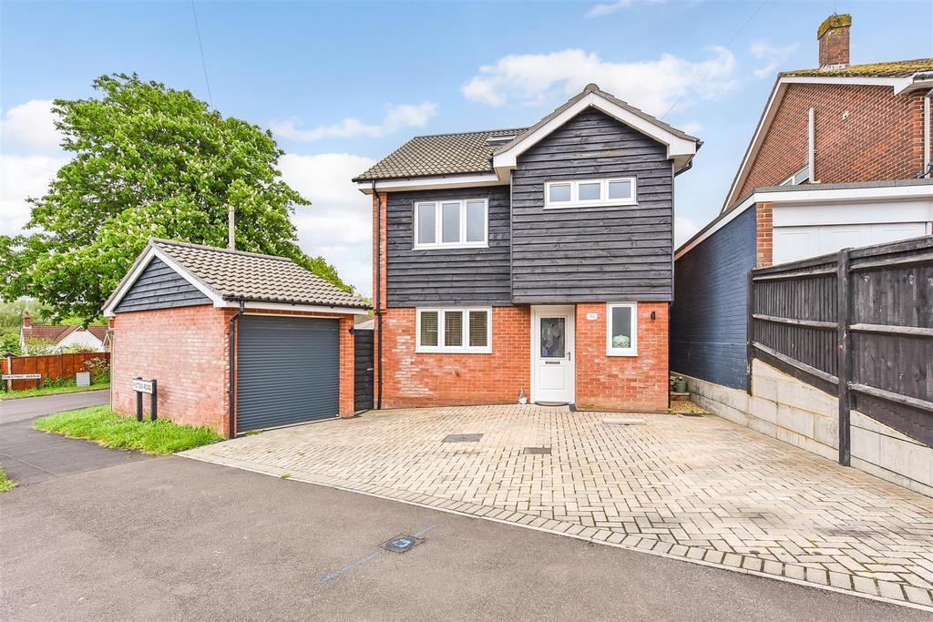 Picton Road, Andover 4 bed detached house - £430,000