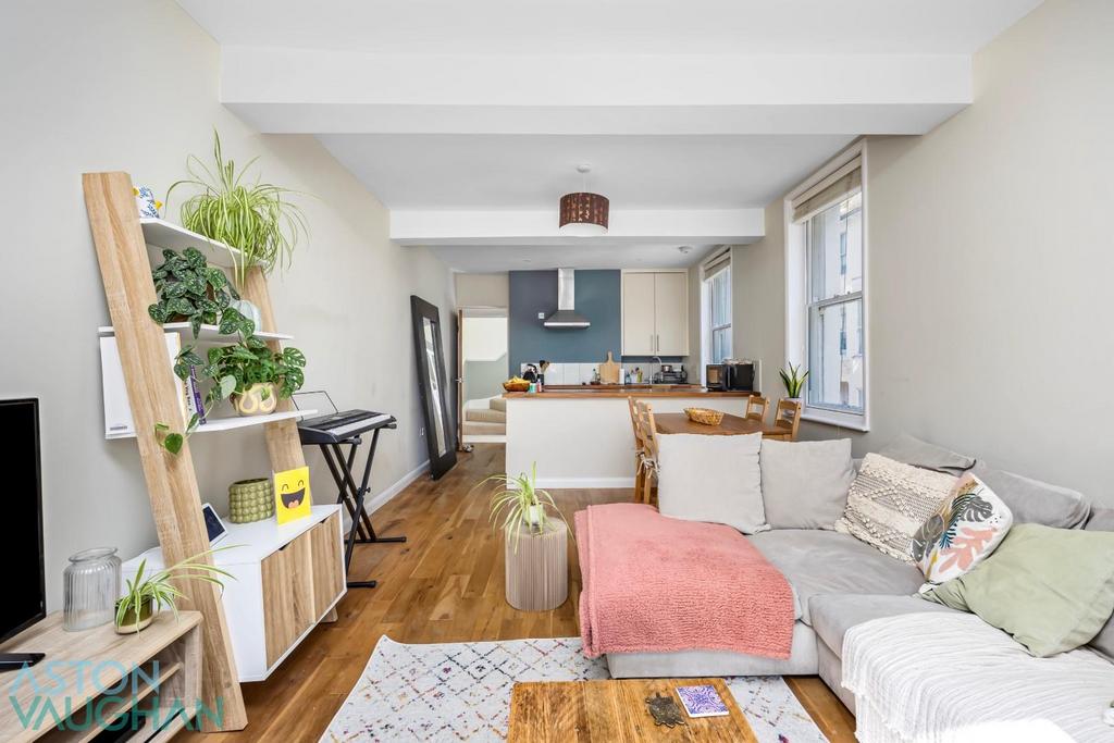 Bristol Road, Brighton BN2 2 bed apartment - £325,000