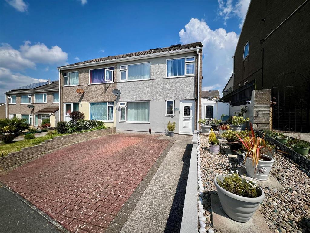 Kingston Close, Plymouth PL7 3 bed semi-detached house - £270,000