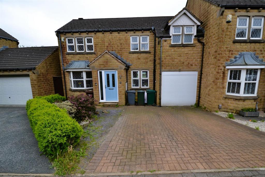 Pendle Court, Queensbury, Bradford 3 bed semi-detached house - £250,000