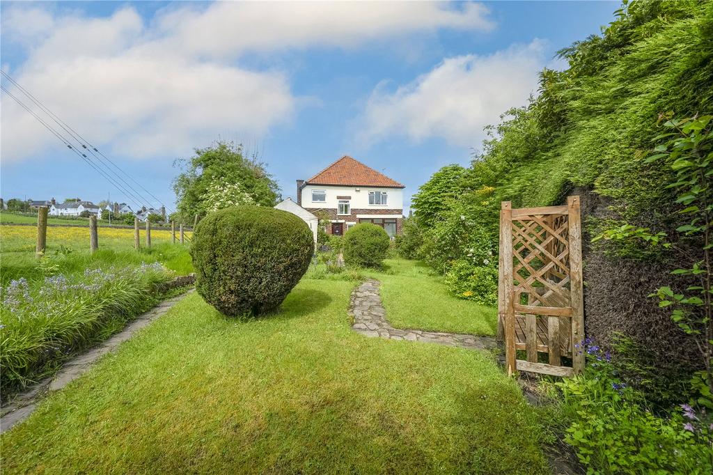Glenfield, Park Lane, Guiseley... 3 bed detached house - £499,000