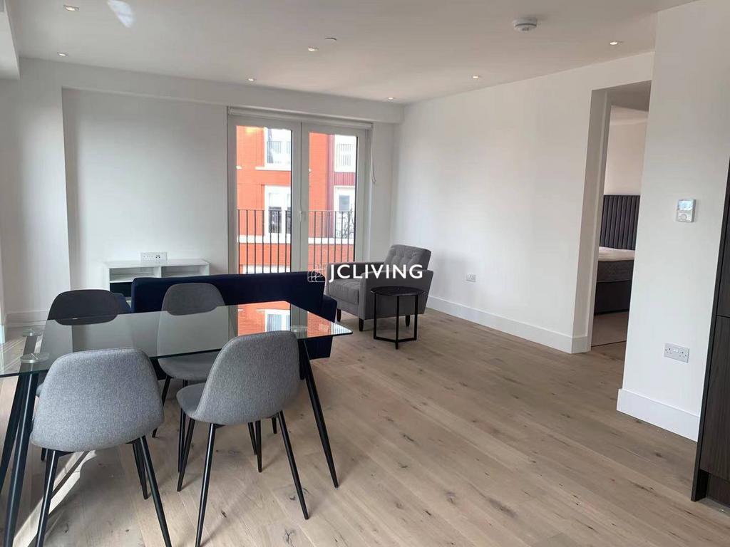 7A Exchange Gardens, SW8 1 bed flat - £3,380 pcm (£780 pw)