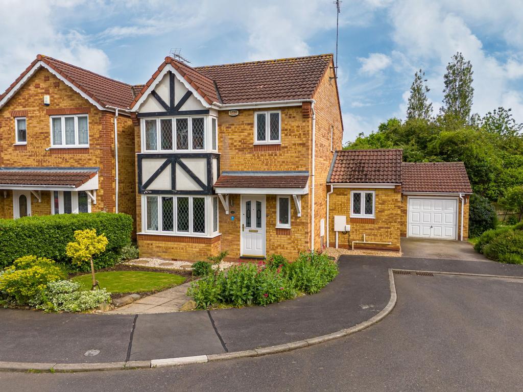 Spencelayh Close, Wellingborough NN8 3 bed detached house - £345,000