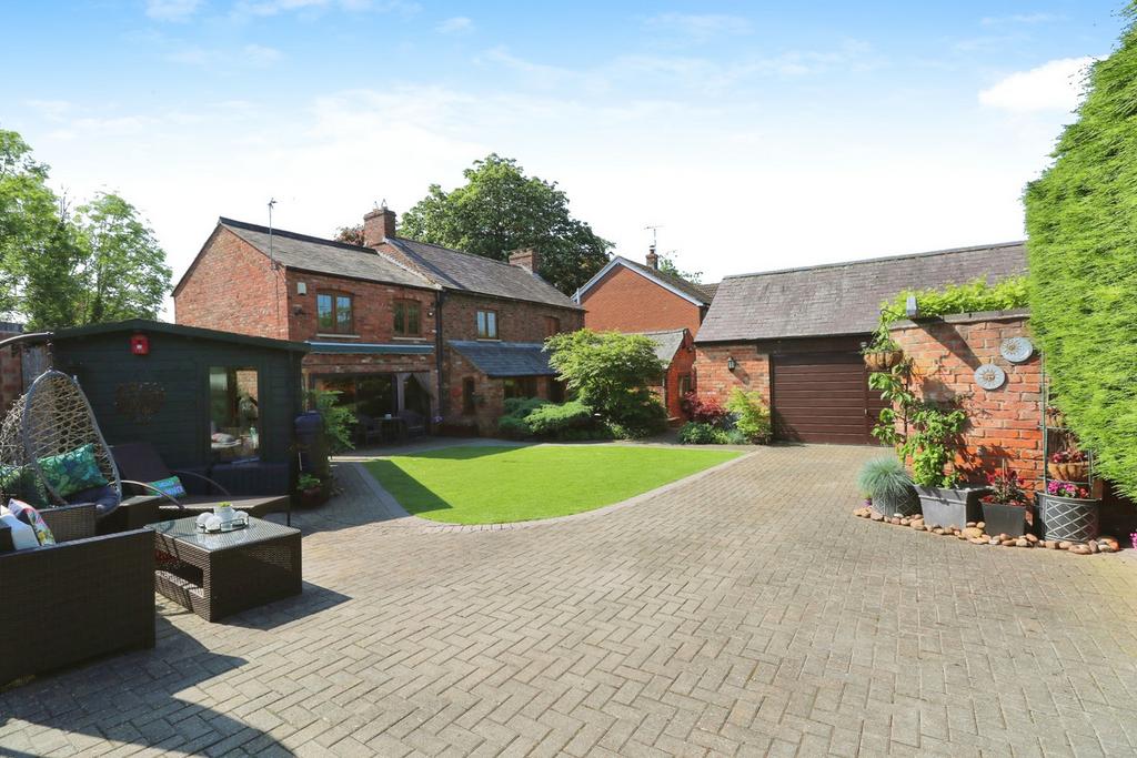 Main Road, Ansty, CV7 4 bed detached house - £525,000