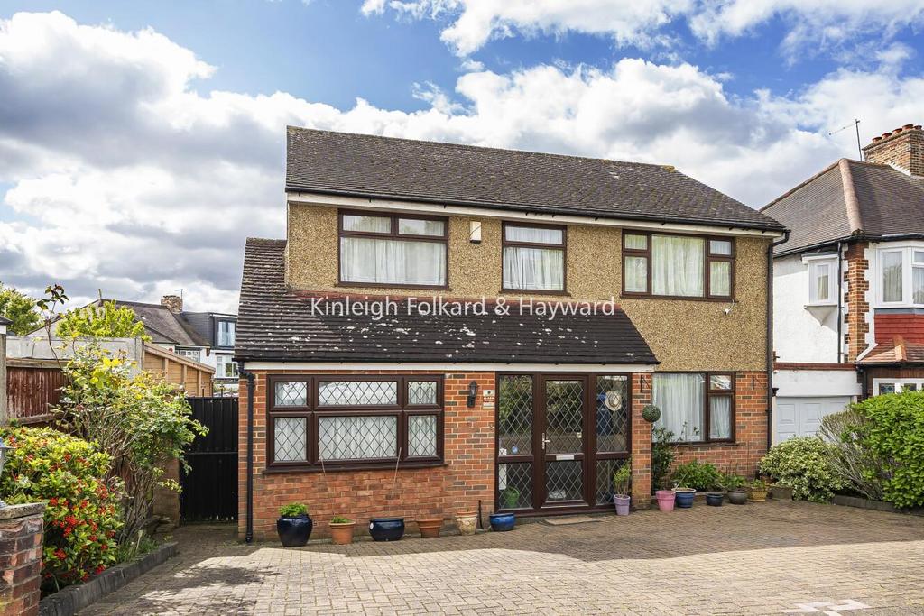 Brycedale Crescent, Southgate 3 bed detached house - £750,000