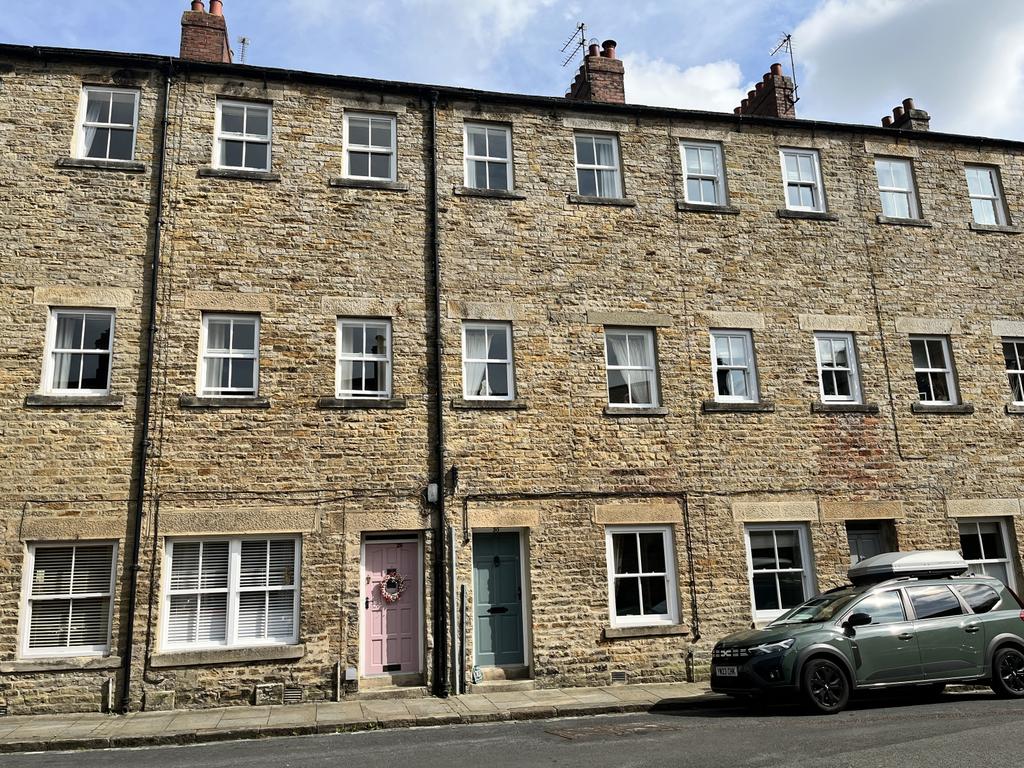 Thorngate, Barnard Castle DL12 3 bed terraced house for sale - £230,000