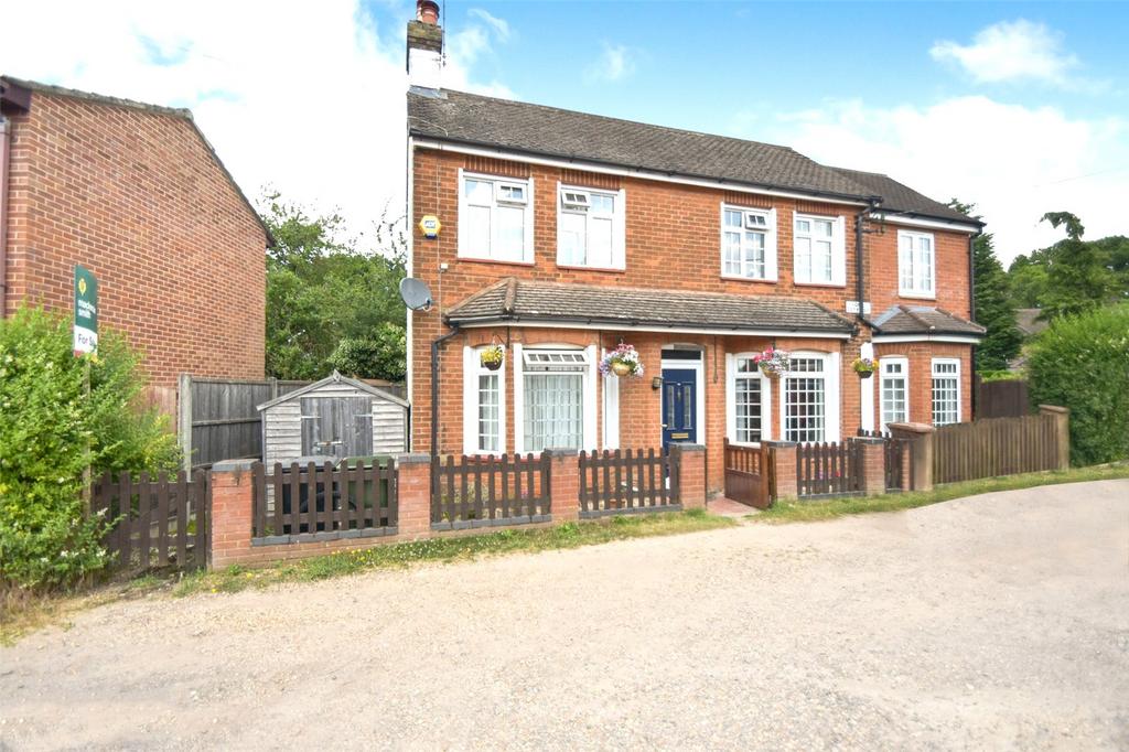 Hillside Road, Guildford GU12 4 bed detached house - £550,000