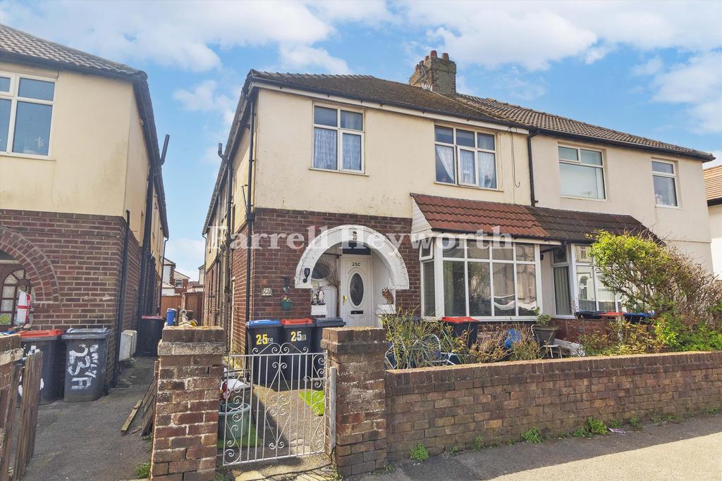 Coronation Road, Thornton Cleveleys FY5 2 bed flat - £99,950