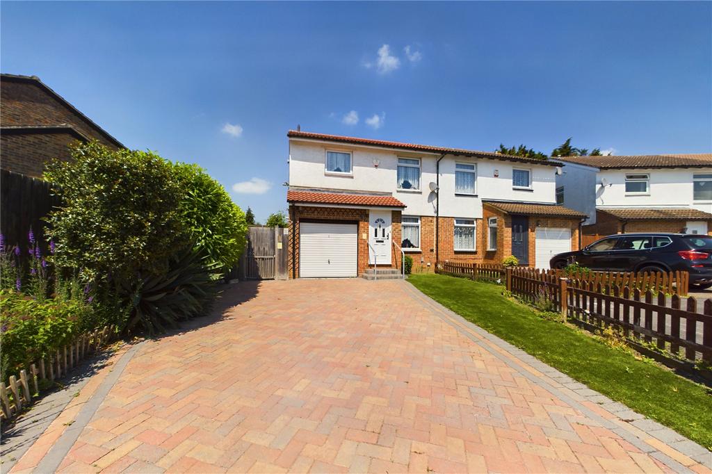 Hatfield Court, Calcot, Reading... 4 bed semi-detached house - £400,000
