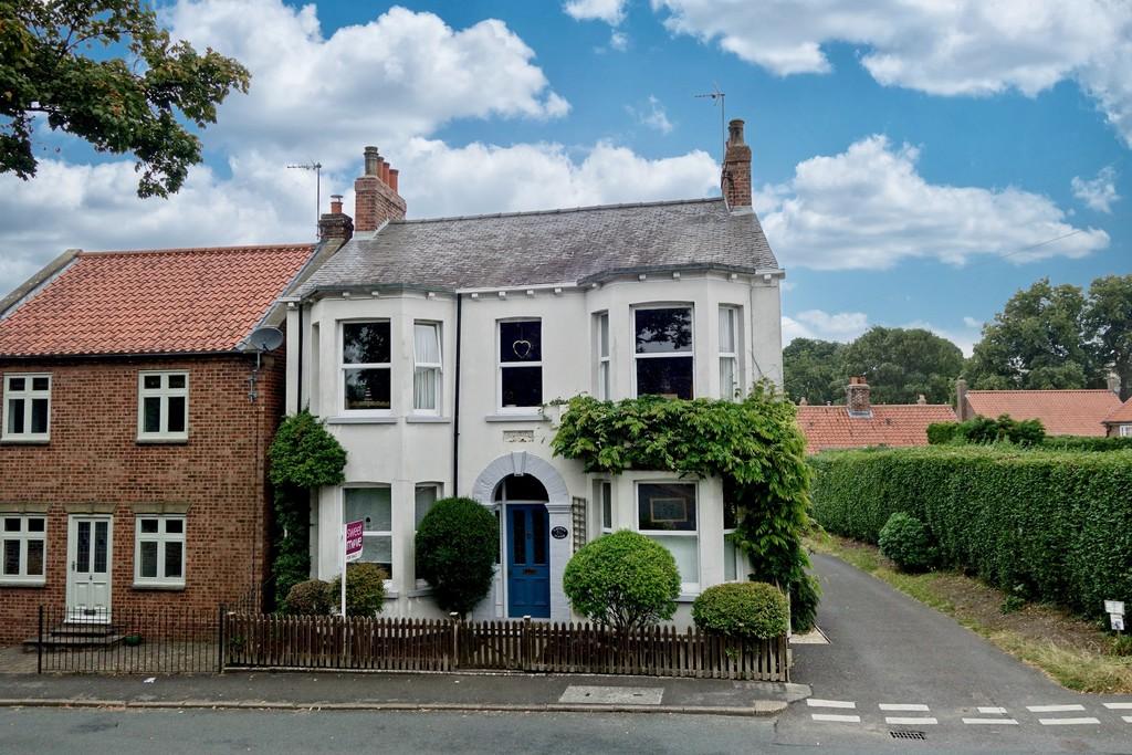 Ratten Row, North Newbald 3 bed detached house - £375,000