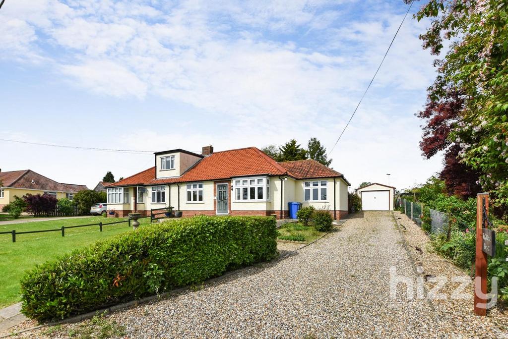 Station Road, Hadleigh IP7 2 bed semi-detached bungalow - £350,000