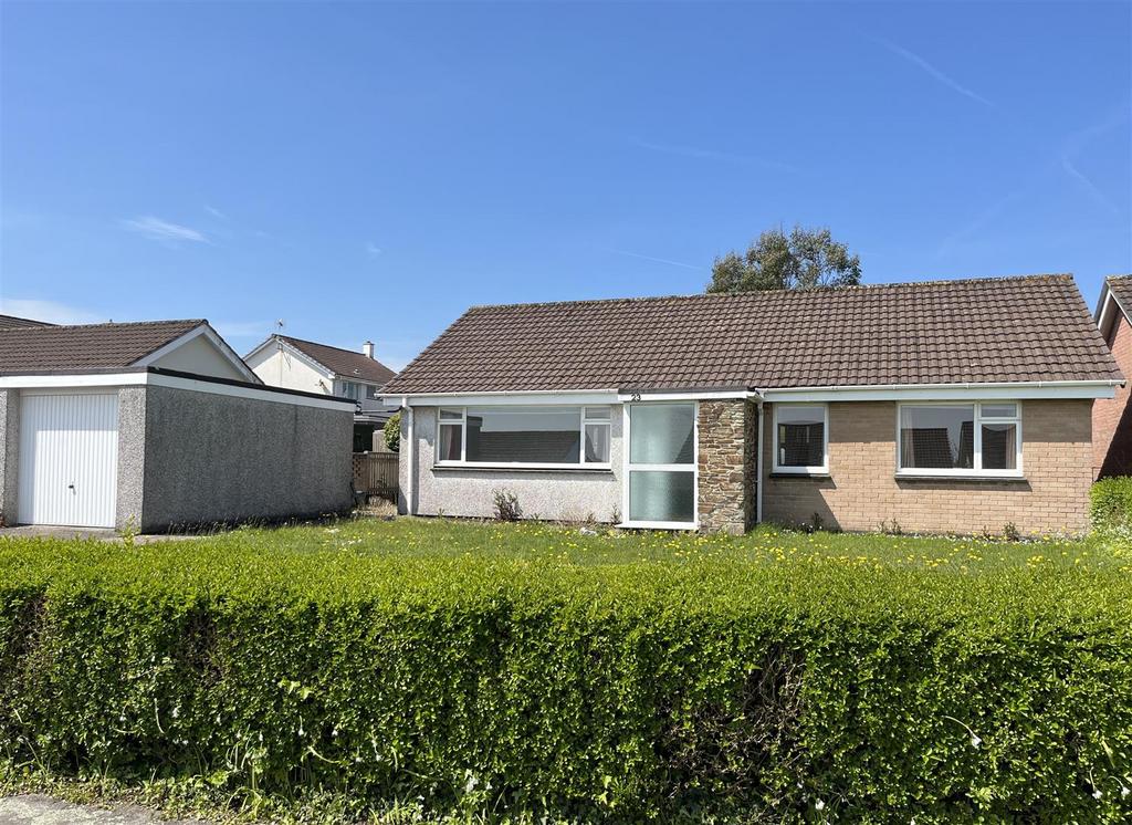 Edgcumbe Green, St. Austell 3 bed detached bungalow - £325,000