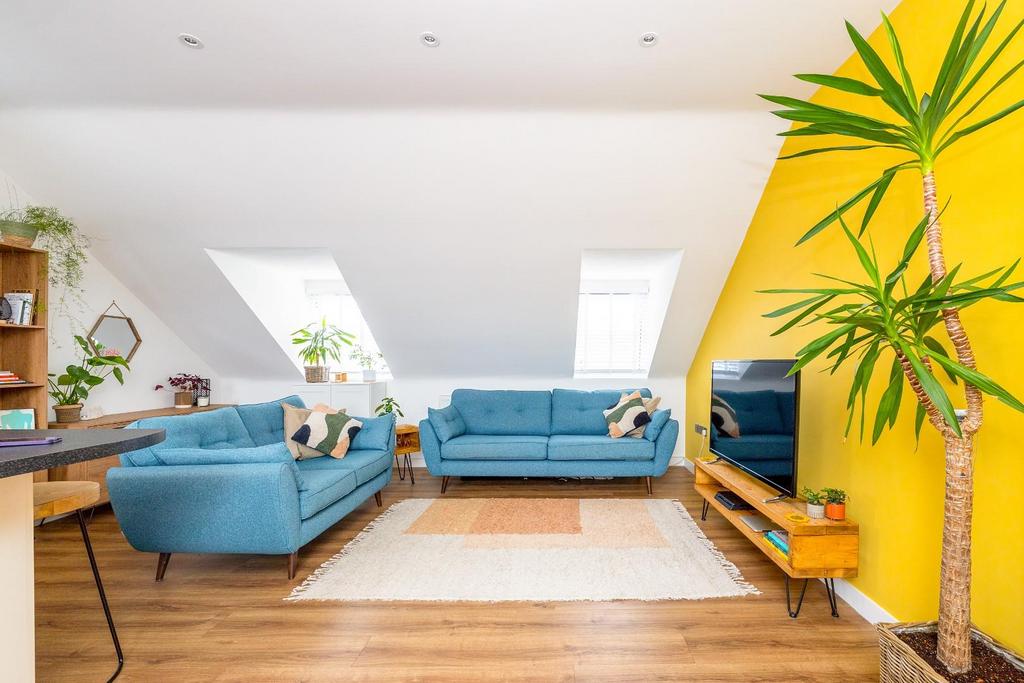 Sturmy Close, Brentry 1 bed flat - £225,000