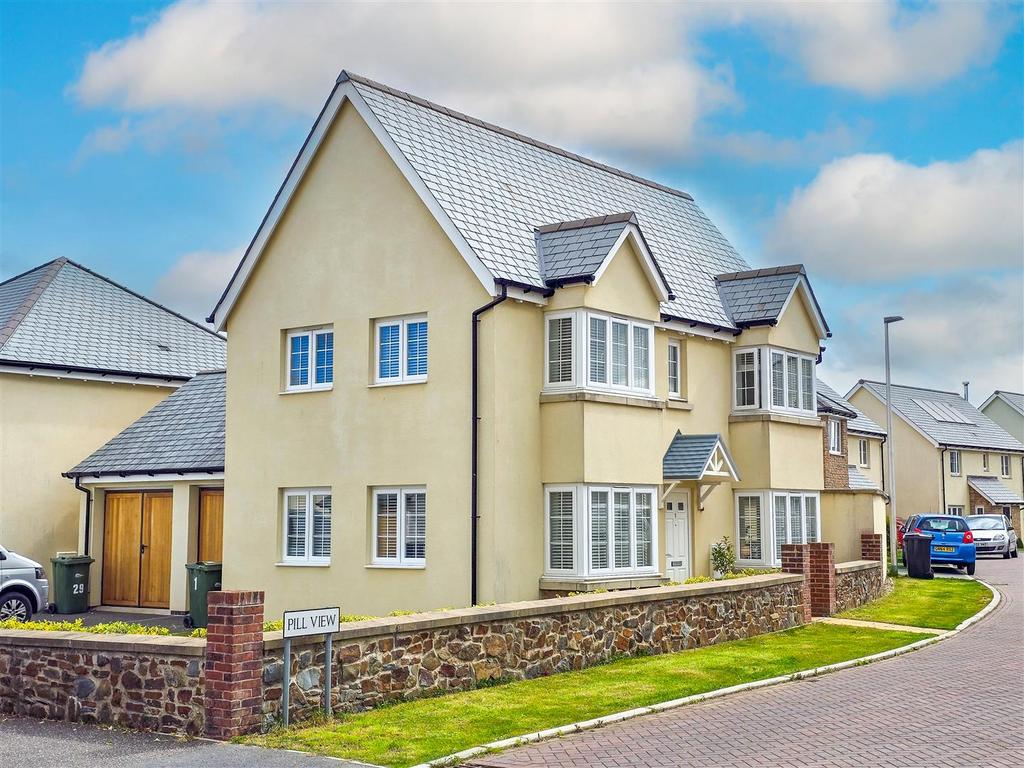 Pill View, Barnstaple EX31 3 bed detached house - £370,000