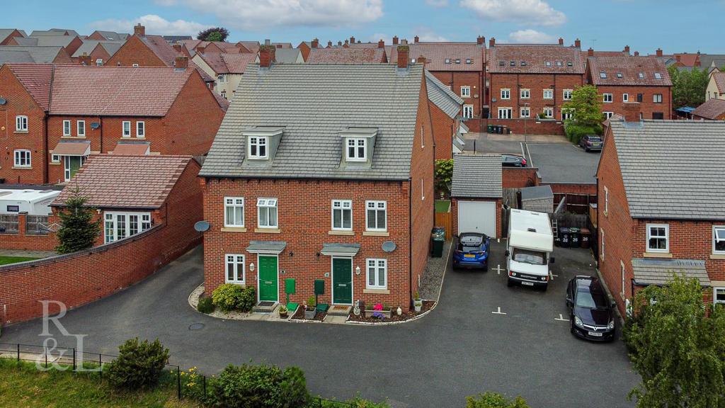 Edinburgh Road, Church Gresley... 4 bed semi-detached house for sale ...