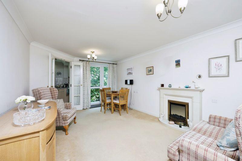31 Station Road, Plymouth PL7 1 bed flat - £150,000