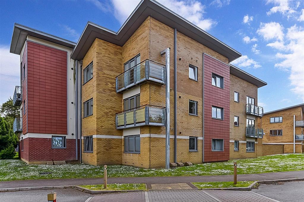 The Farrows, Maidstone, Kent 2 bed ground floor flat for sale - £190,000