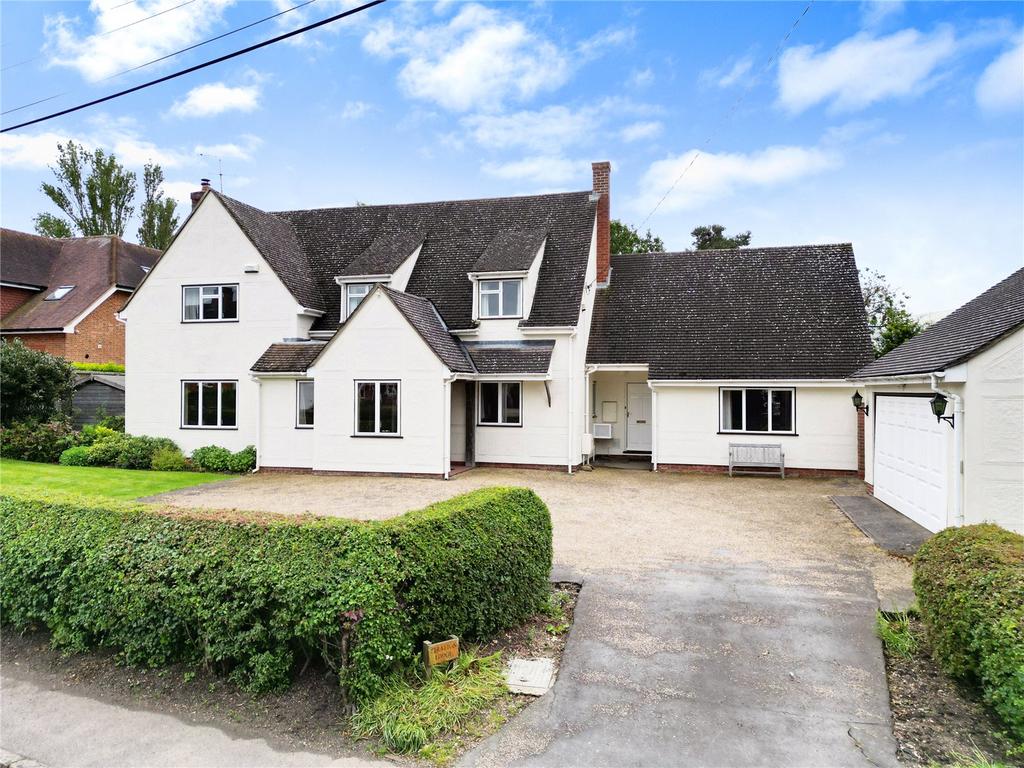 Station Road, Felsted, Essex, CM6 4 bed detached house for sale - £850,000