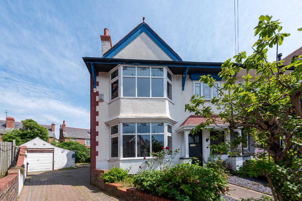 Meddowcroft Road, Wallasey CH45 4 bed semi-detached house - £300,000
