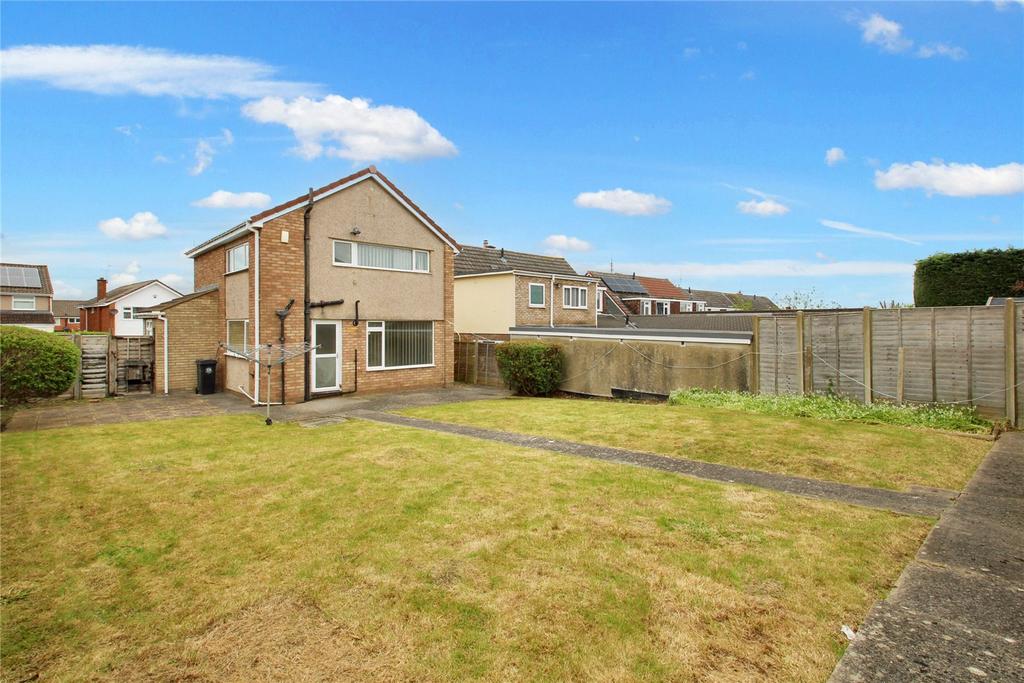 Court Farm Road, Bristol, BS14 3 bed detached house - £375,000