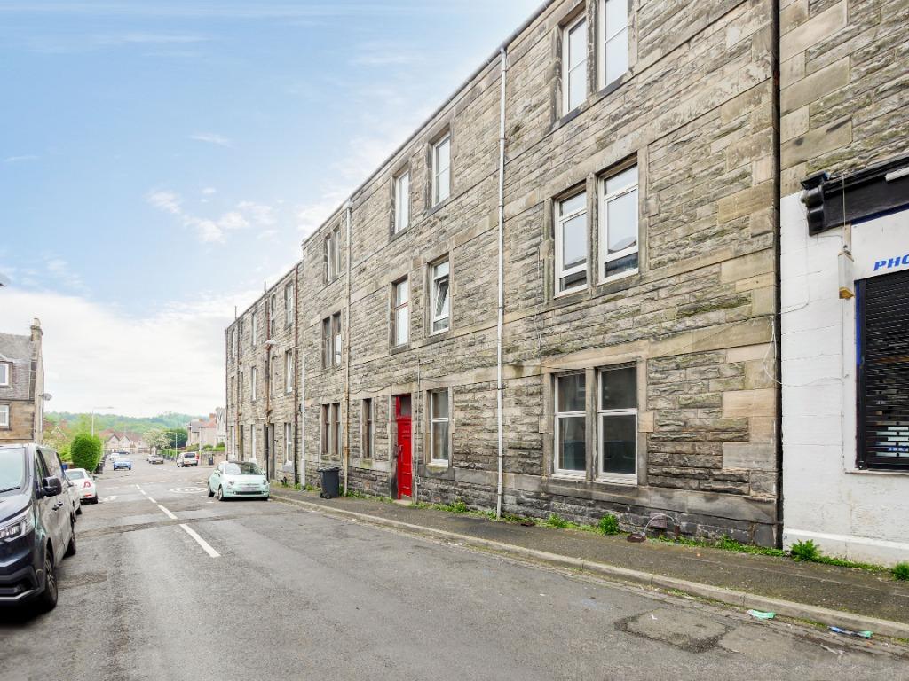 Alexandra Street, Dunfermline, Fife... 2 bed flat - £775 pcm (£179 pw)