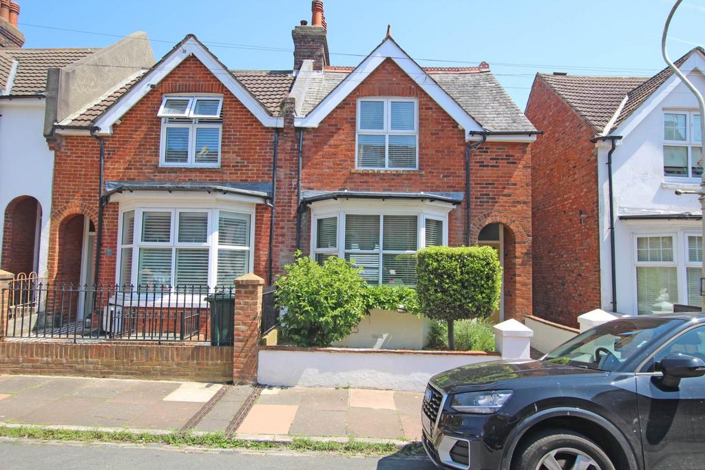 Hurst Road, Eastbourne, BN21 2PW 3 bed end of terrace house - £375,000