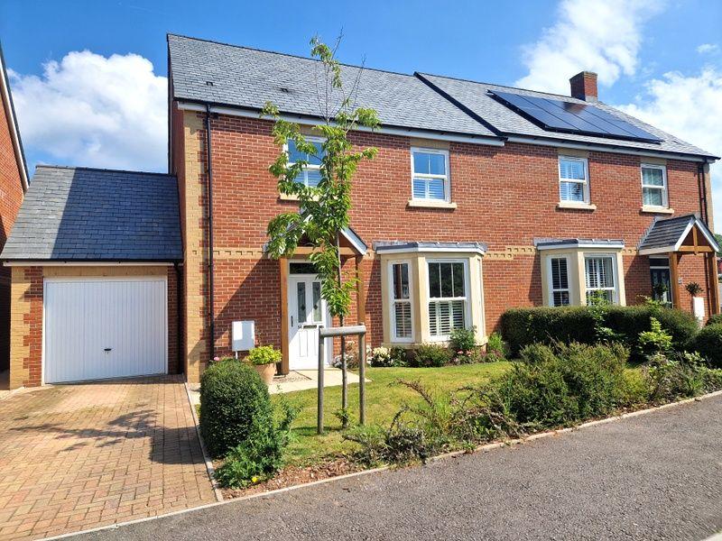 Flora Close Exmouth 3 bed semi-detached house - £450,000