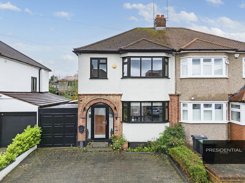 Chigwell IG7 3 bed semi-detached house - £650,000