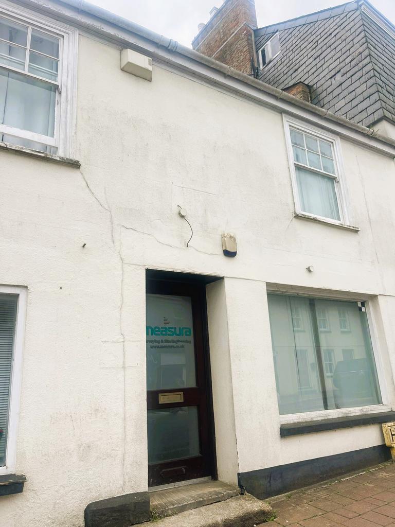 94 Fore Street, Bodmin Office - £950 pcm (£219 pw)