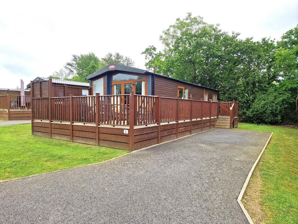 Finlake Holiday Resort & Spa, Newton... 2 bed lodge for sale - £75,000